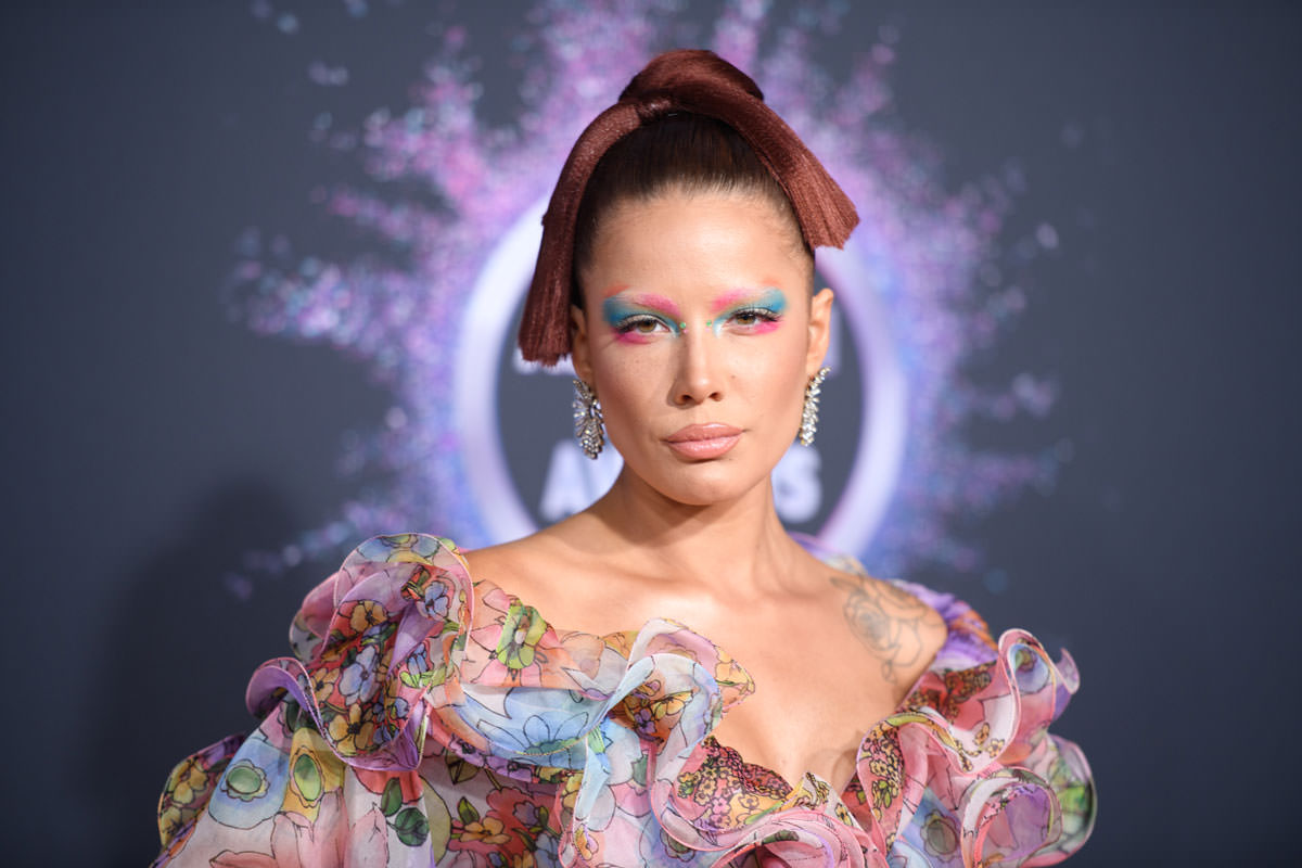 2019 American Music Awards: Halsey in Marc Jacobs: IN or OUT? - Tom ...