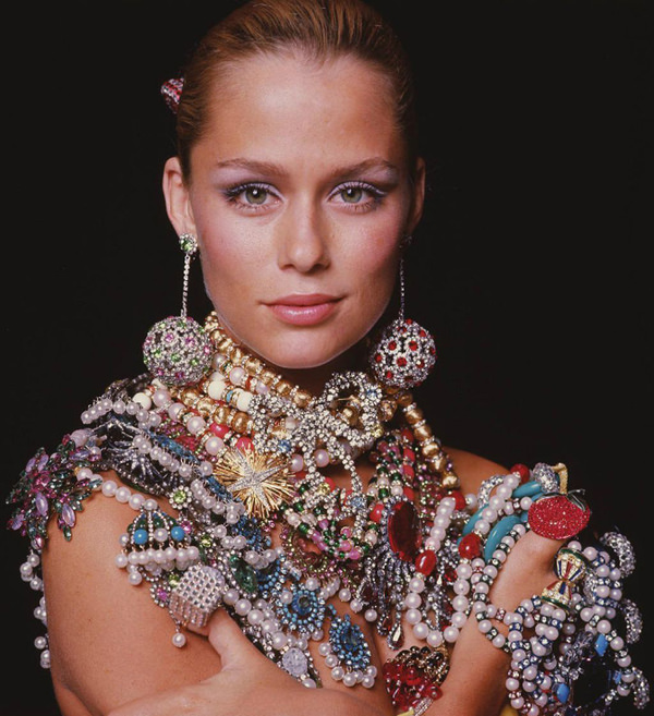 Lauren-Hutton-Supermodels-of-the-World-Fashion-2020-Tom-Lorenzo-Site ...