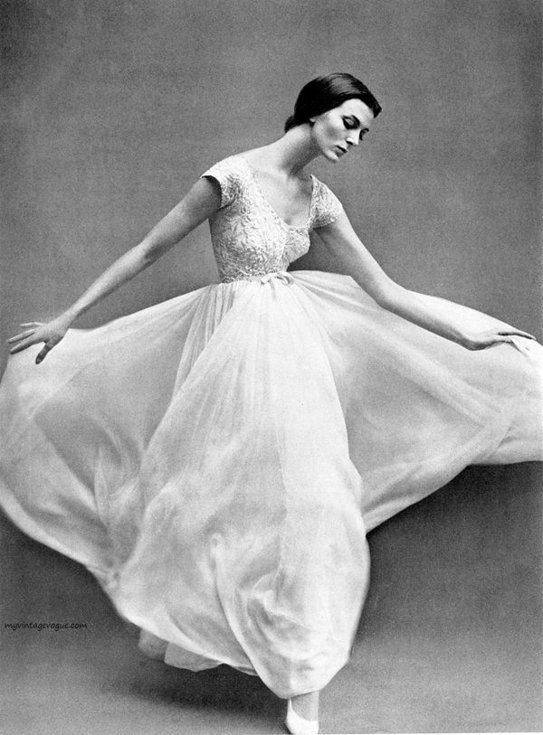 Supermodels-of-the-World-Carmen-Dell-Orefice-Fashion-1082020-Tom ...