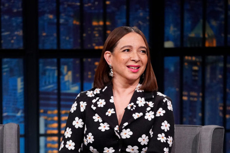 LOOT Star Maya Rudolph in Marni on LATE NIGHT WITH SETH MEYERS - Tom ...