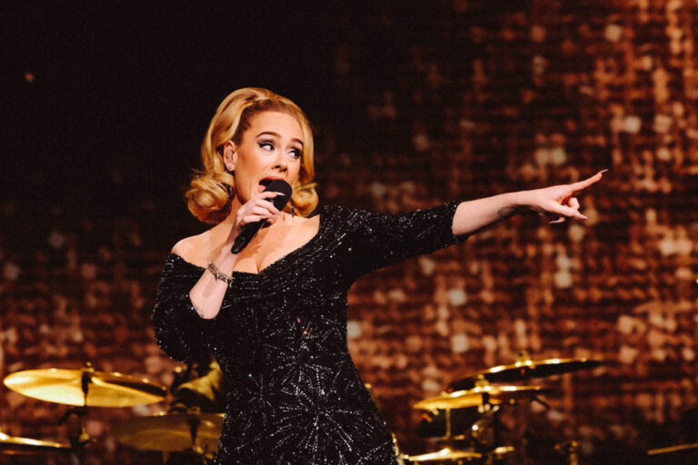 Adele in Cong Tri in Las Vegas - Tom + Lorenzo