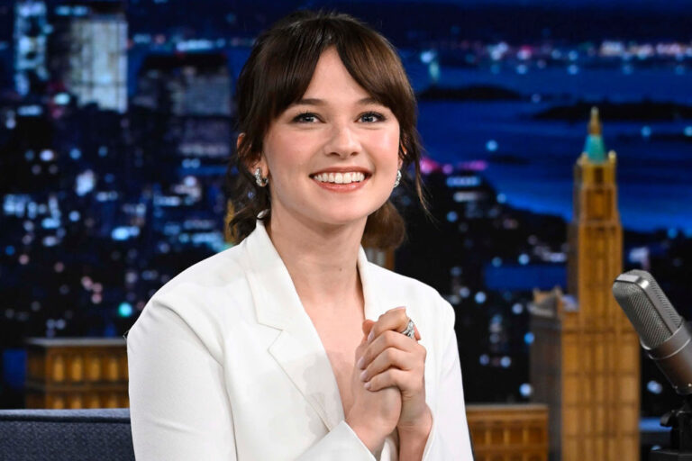 PRISCILLA Star Cailee Spaeny in Giambattista Valli on THE TONIGHT SHOW ...