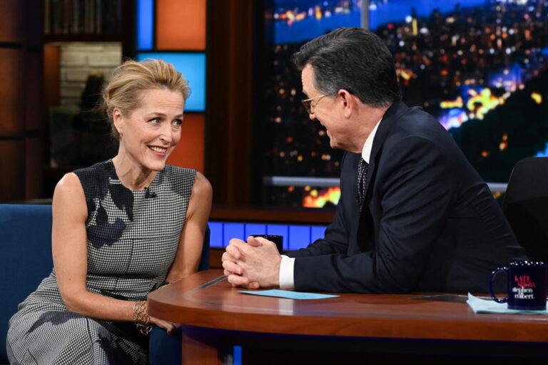SCOOP Star Gillian Anderson in Erdem on THE LATE SHOW WITH STEPHEN ...