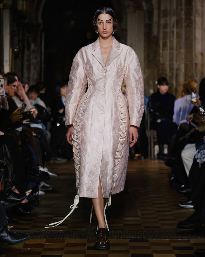 LOOT Star Maya Rudolph in Simone Rocha on JIMMY KIMMEL LIVE! - Tom ...