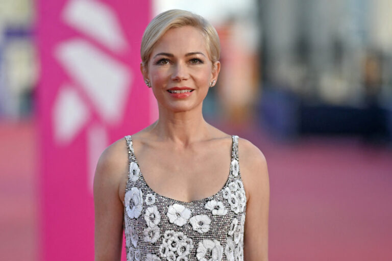 Michelle Williams at the Deauville American Film Festival in Chanel ...