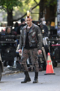 Austin Butler and Matt Smith Film Scenes for CAUGHT STEALING in New ...