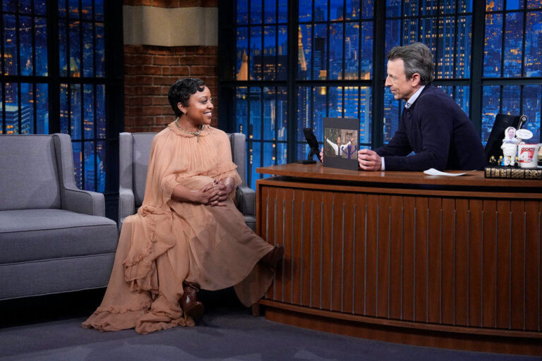 ABBOTT ELEMENTARY Star Quinta Brunson in Chloé on LATE NIGHT WITH SETH ...