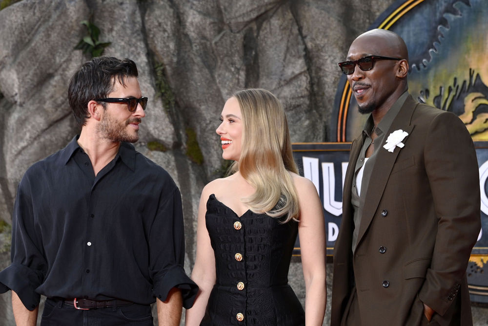 Jonathan Bailey, Scarlett Johansson and Mahershala Ali at the JURASSIC ...