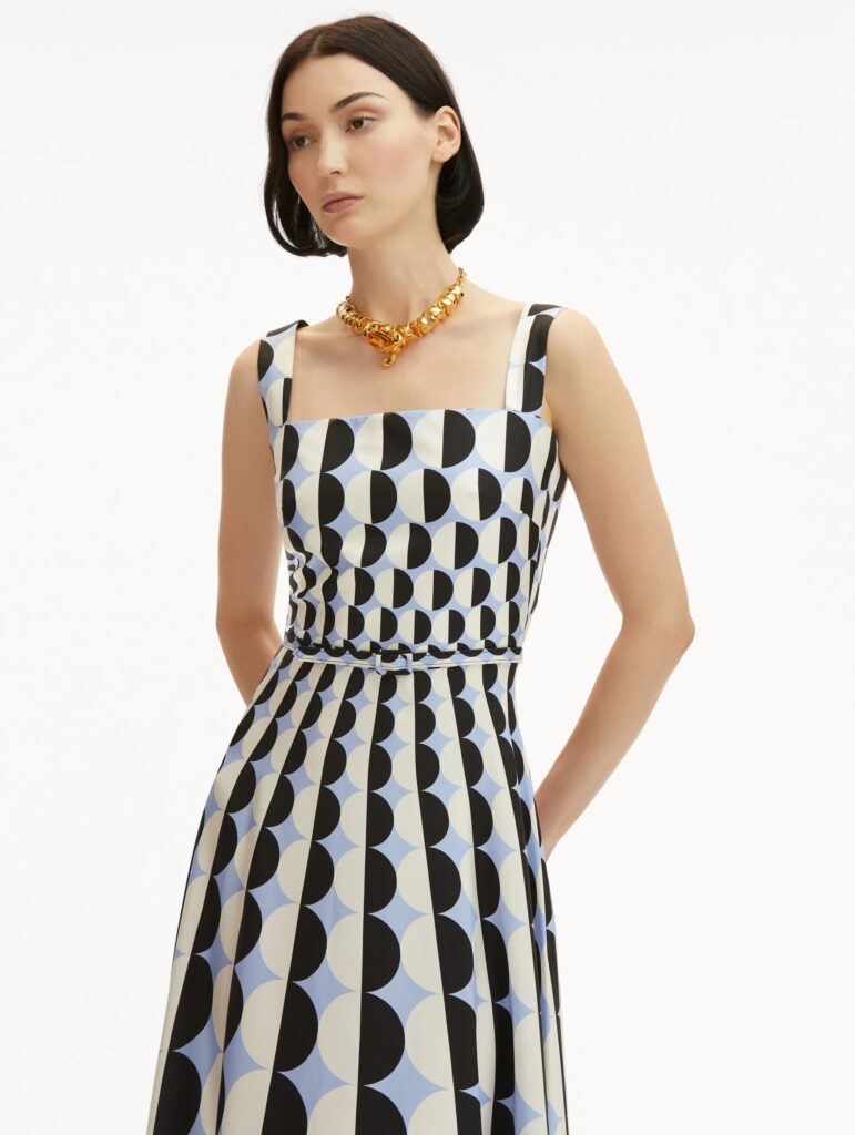 THE WHITE LOTUS Star Leslie Bibb in Oscar de la Renta at the LIVE WITH ...