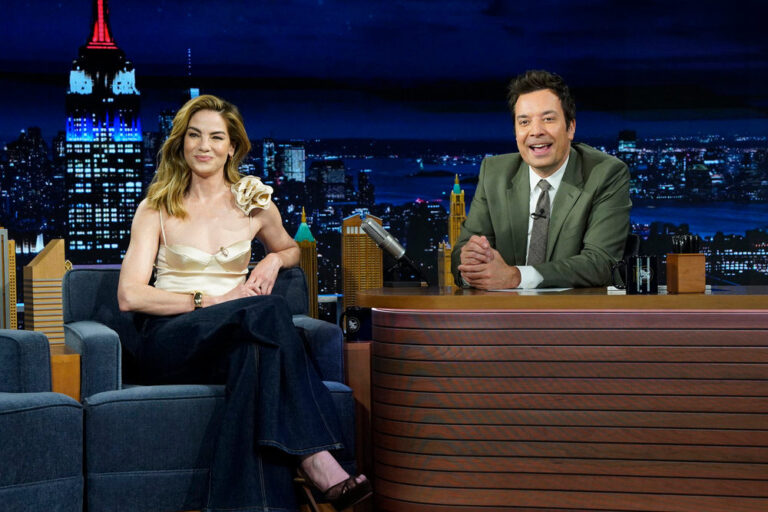 THE WHITE LOTUS Star Michelle Monaghan in Magda Butrym on THE TONIGHT ...