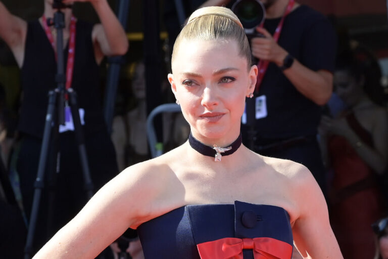 Venice Film Festival: Amanda Seyfried in Prada at THE TESTAMENT OF ANN ...