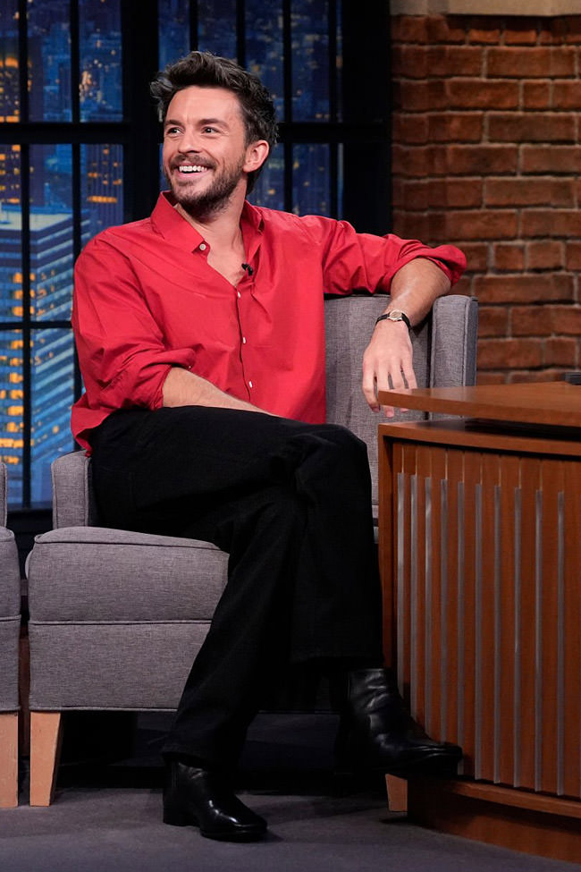 WICKED: FOR GOOD Star Jonathan Bailey on LATE NIGHT WITH SETH MEYERS - Tom + Lorenzo