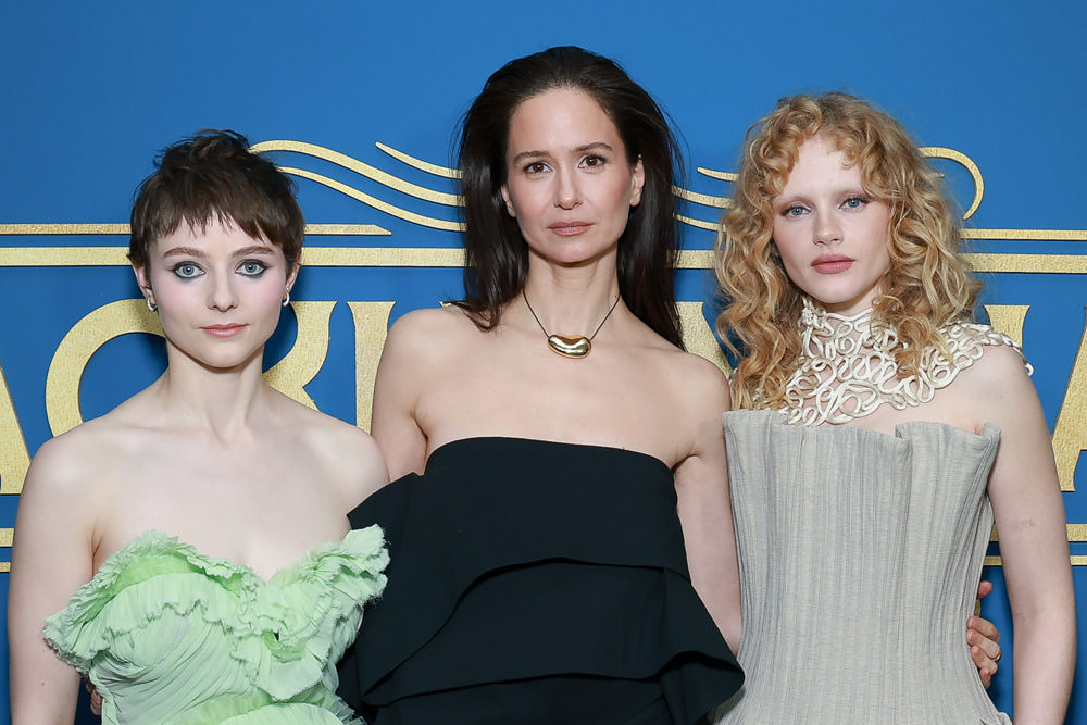 Thomasin McKenzie, Katherine Waterston and Emma Laird at the FACKHAM ...