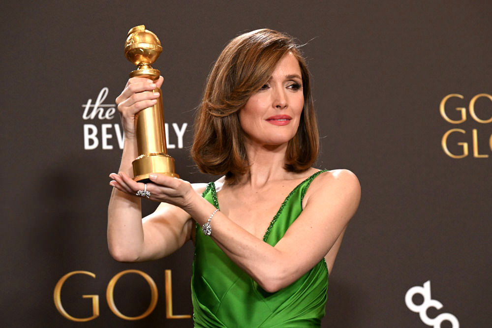 Golden Globes 2026: IF I HAD LEGS I’D KICK YOU Star Rose Byrne in ...