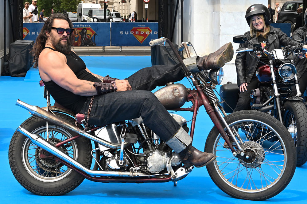 Jason-Momoa-SUPERGIRL-London-Photo-Call-Red-Carpet-Movie-Premiere-Tom ...