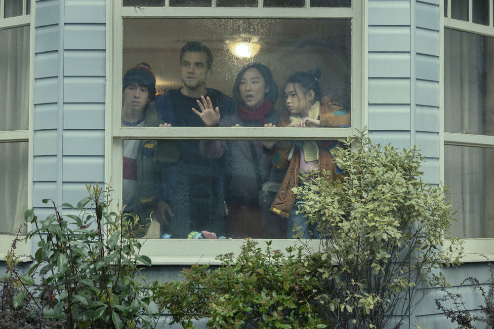 THE LAST HOUSE Starring Greta Lee and Wagner Moura | Official Trailer ...