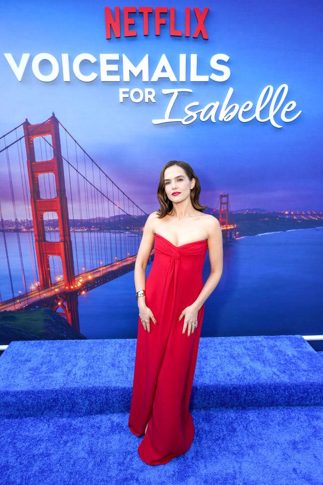 Zoey Deutch in Valentino at the VOICEMAILS FOR ISABELLE Premiere - Tom ...